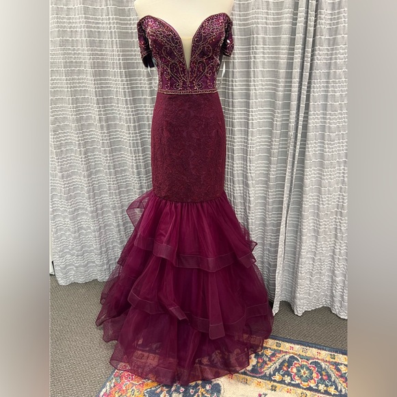envious couture | Dresses | Chic Maroon Offshoulder Prom Dress | Poshmark